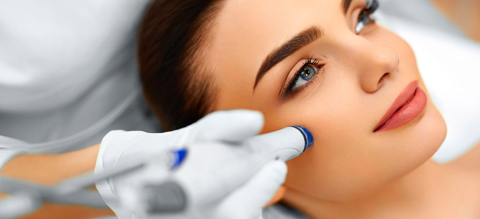 Tout savoir sur le nettoyage de peau dermatologique | Dr Mayeux | Paris